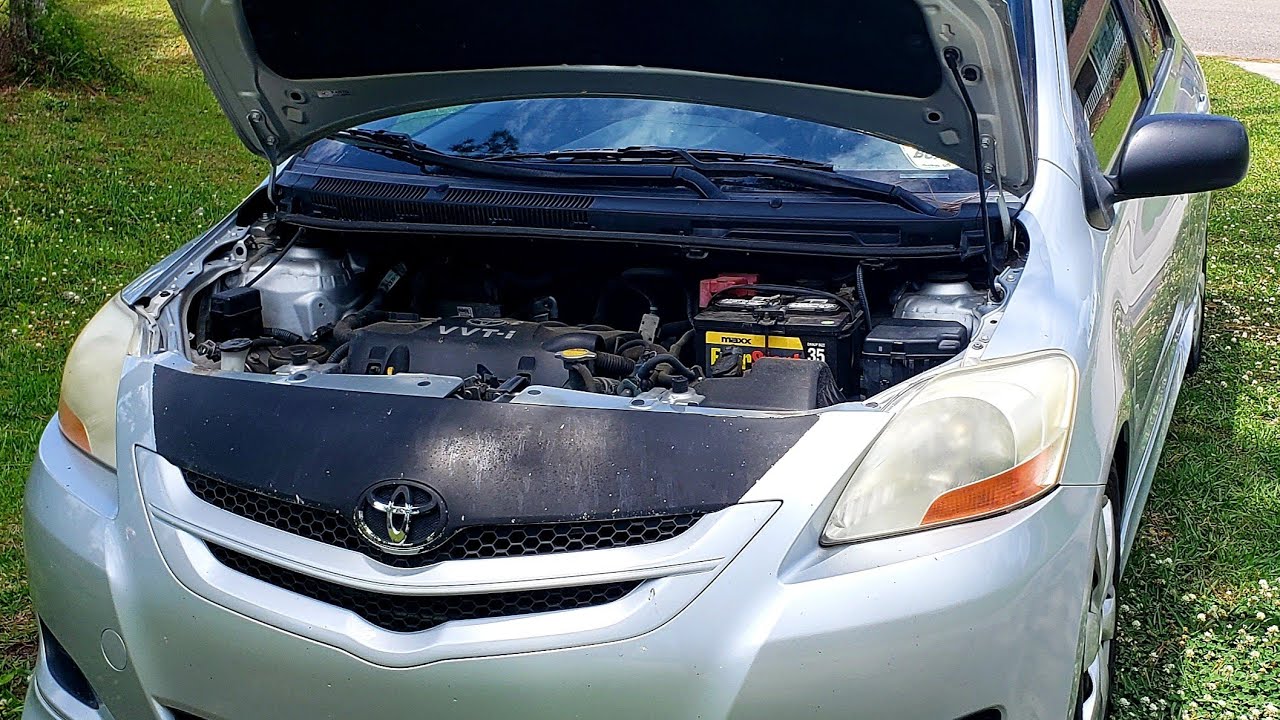 ¿Cómo abrir el capó de un Toyota Corolla? - AuxilioGrua24h